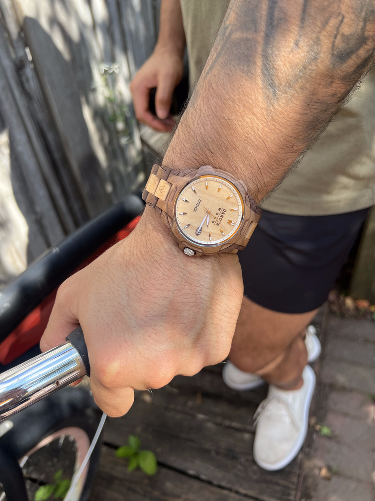 Wood Spider - Red Sandalwood Case and Band. Blue Sunray Dial – dakotawatch